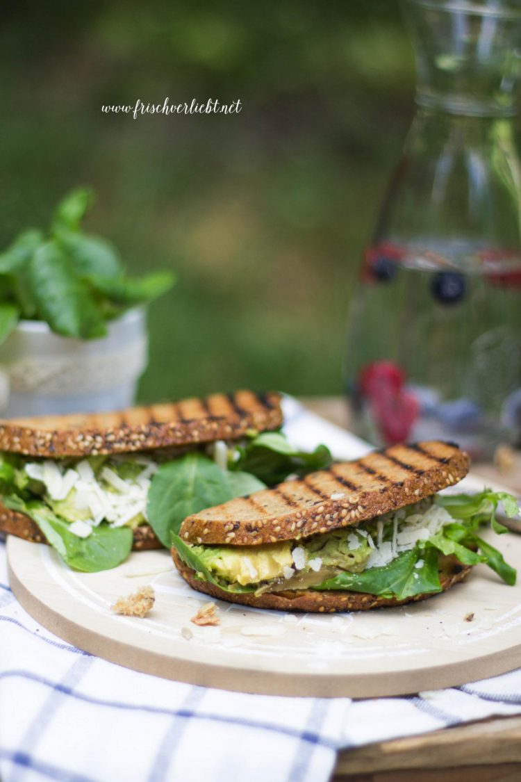 Avocado Parmesan Stulle - Frisch Verliebt - mein Blog für Food und ...